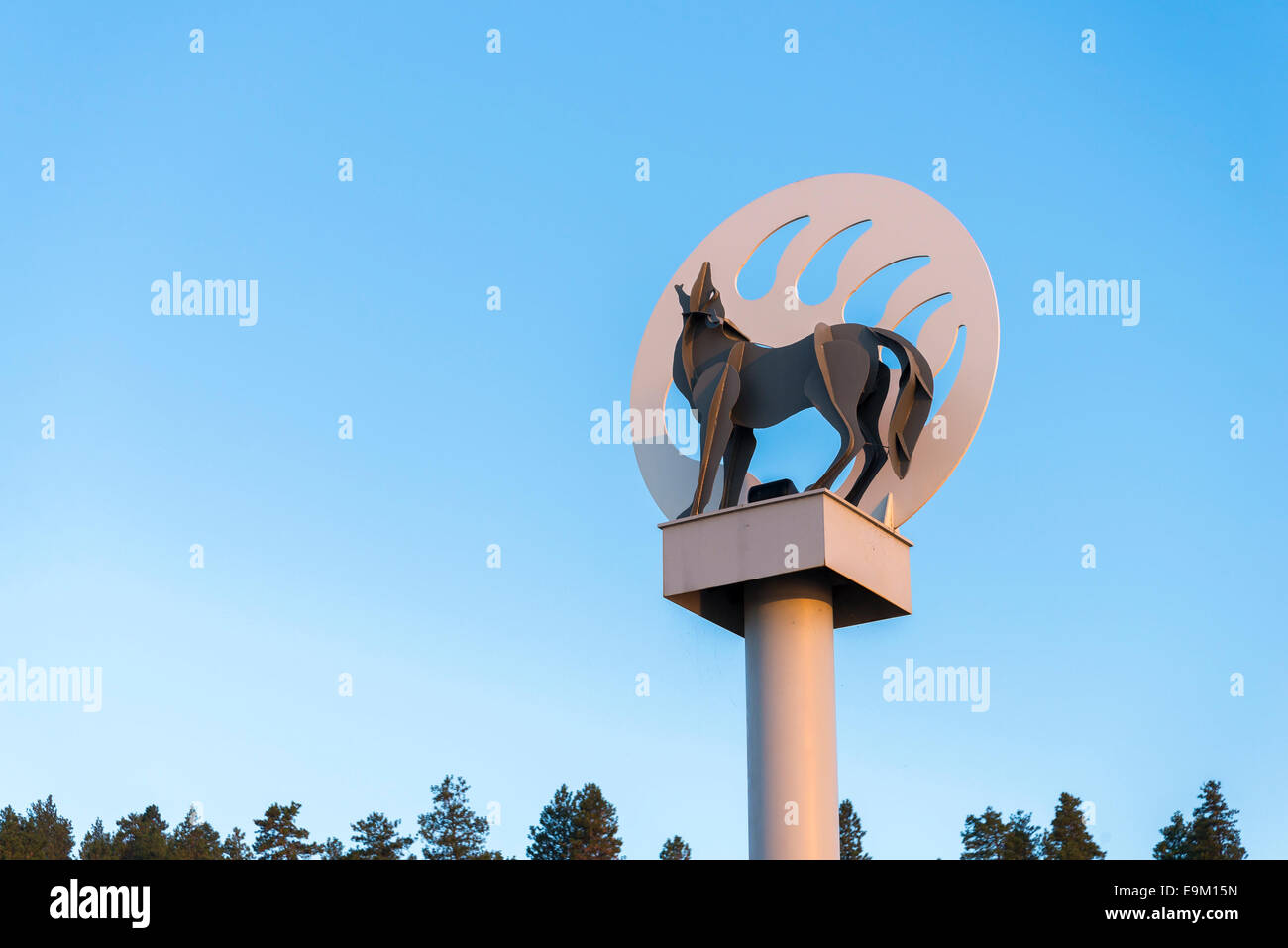 Kelowna okanagan kojote skulptur erste nationen -Fotos und ...