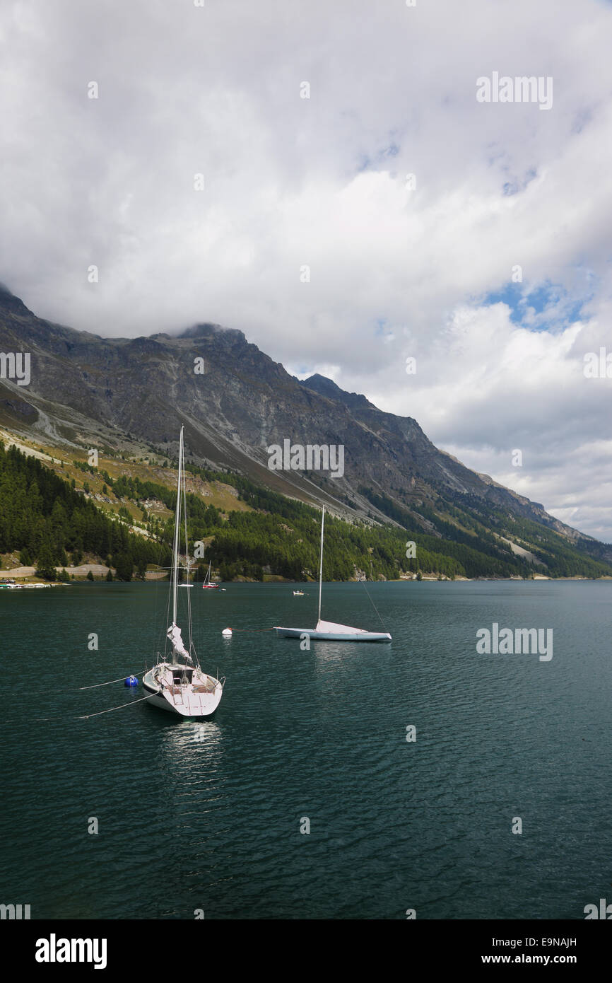 Schweizer bergsee -Fotos und -Bildmaterial in hoher Auflösung – Alamy
