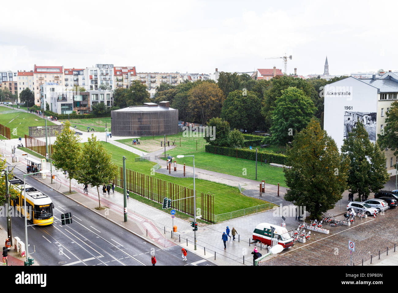 Luftbild berlin mauer -Fotos und -Bildmaterial in hoher Auflösung – Alamy