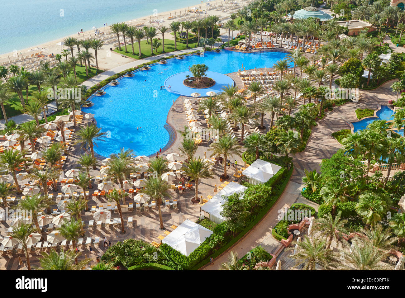 Dubai schwimmbad -Fotos und -Bildmaterial in hoher Auflösung – Alamy