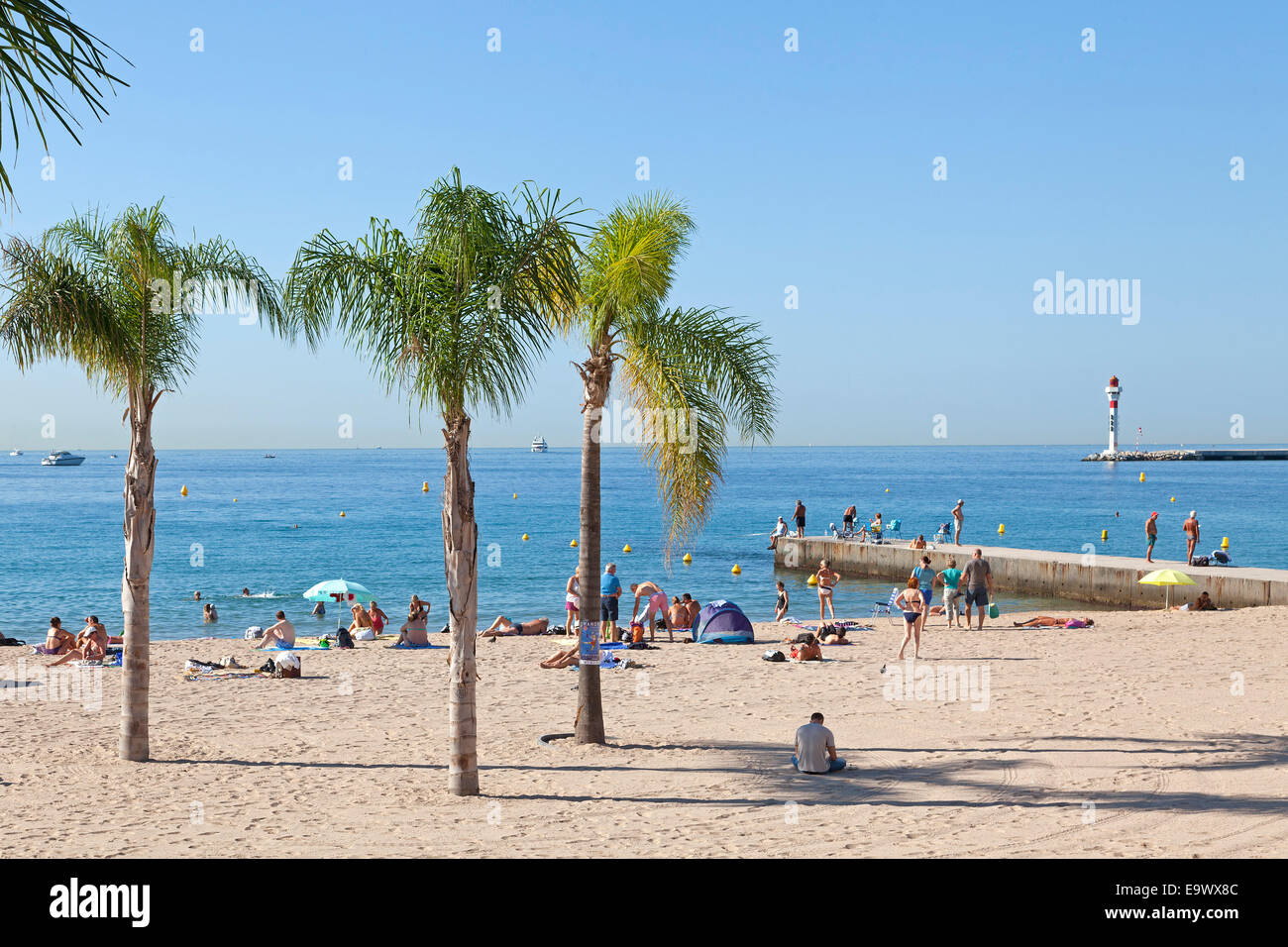 Strand cannes -Fotos und -Bildmaterial in hoher Auflösung – Alamy