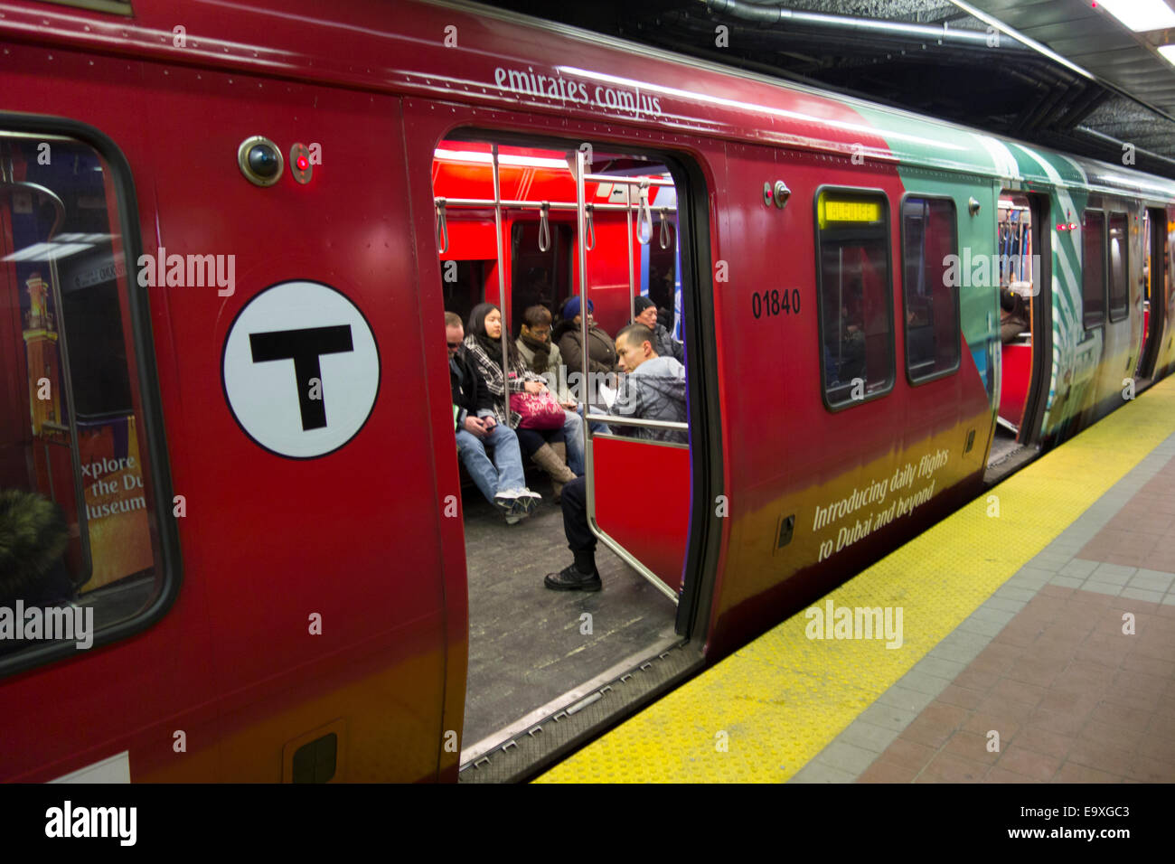 U bahn bus -Fotos und -Bildmaterial in hoher Auflösung – Alamy