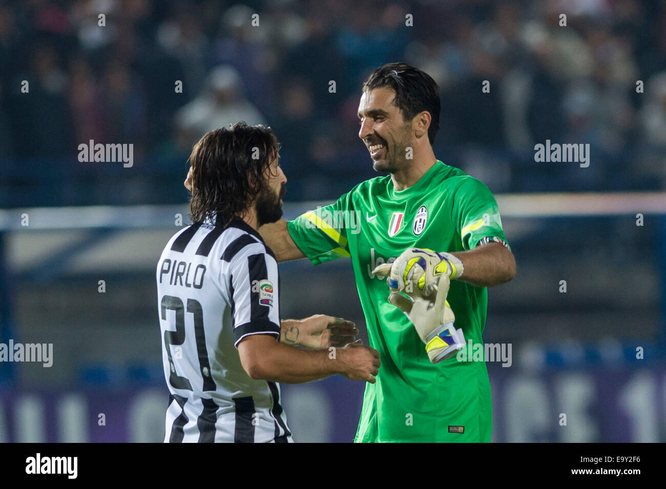 Andrea pirlo and gianluigi buffon -Fotos und -Bildmaterial in hoher ...