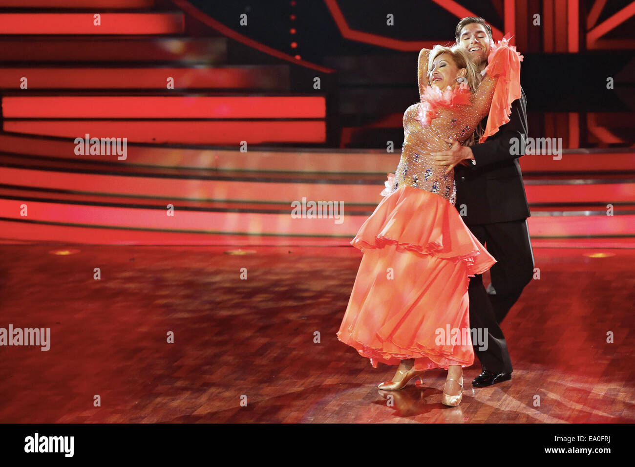 Carmen geiss lets dance -Fotos und -Bildmaterial in hoher Auflösung – Alamy