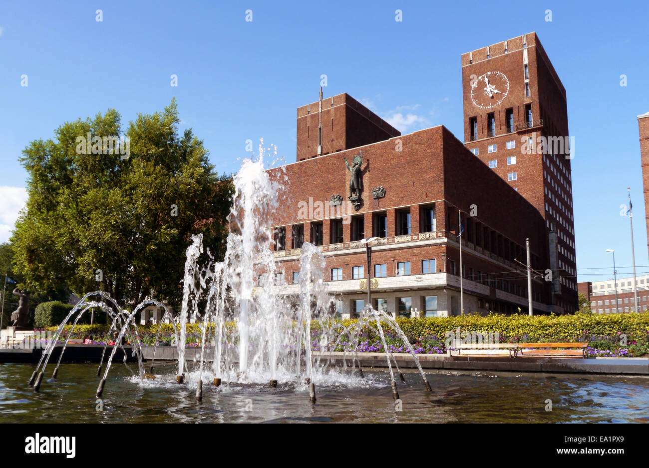 Oslo town hall -Fotos und -Bildmaterial in hoher Auflösung – Alamy