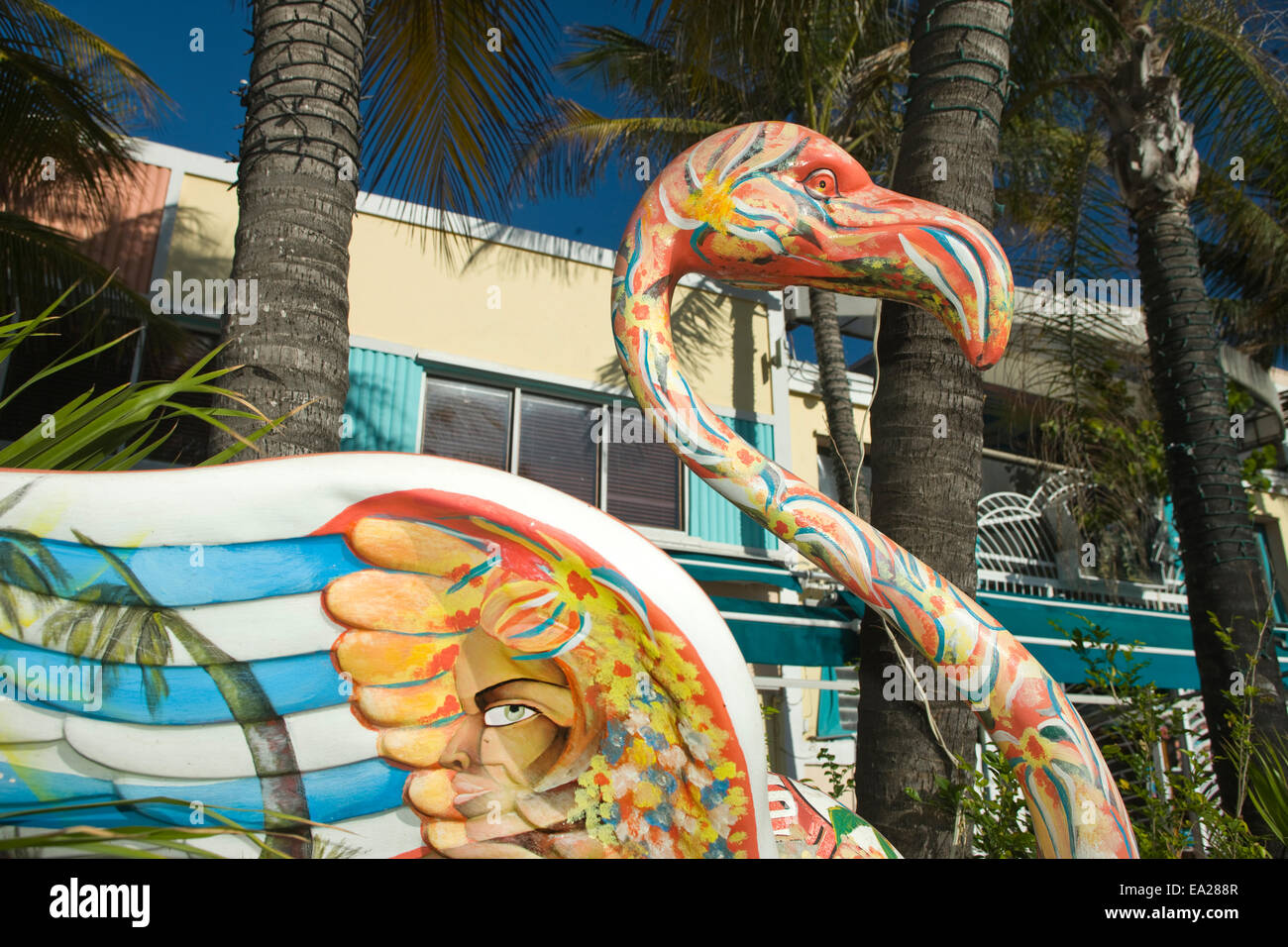 FLAMINGO SKULPTUR OCEAN DRIVE SOUTH BEACH MIAMI BEACH FLORIDA USA ...