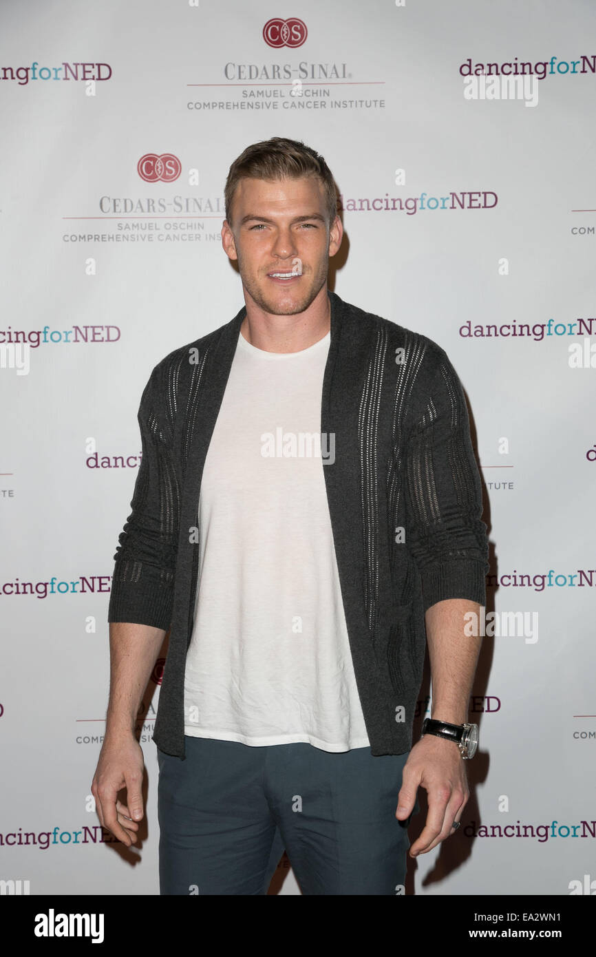 Alan ritchson where -Fotos und -Bildmaterial in hoher Auflösung - Seite ...
