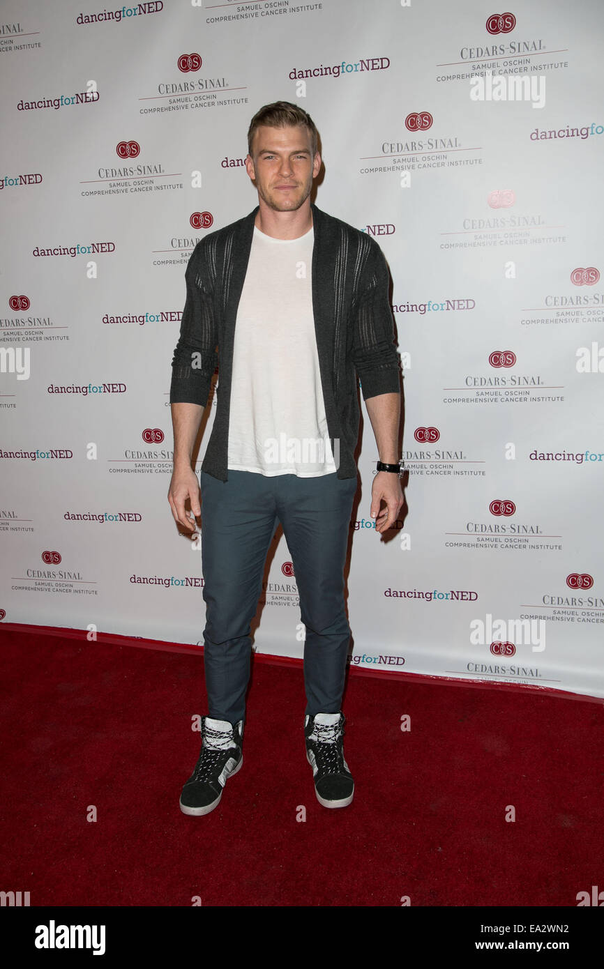 Alan ritchson where -Fotos und -Bildmaterial in hoher Auflösung - Seite ...