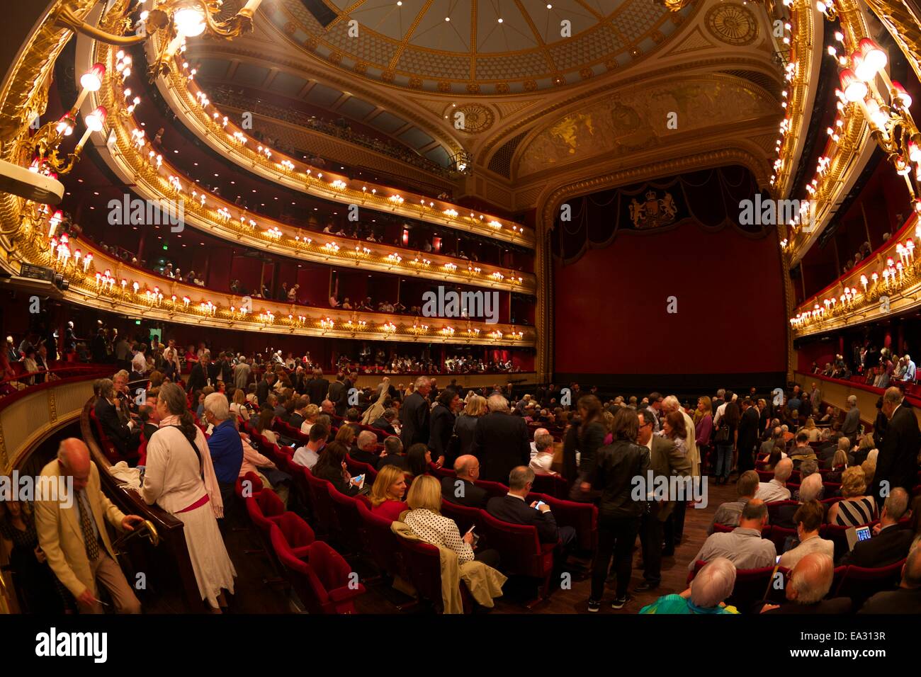 Opera Audience Stockfotos und -bilder Kaufen - Alamy