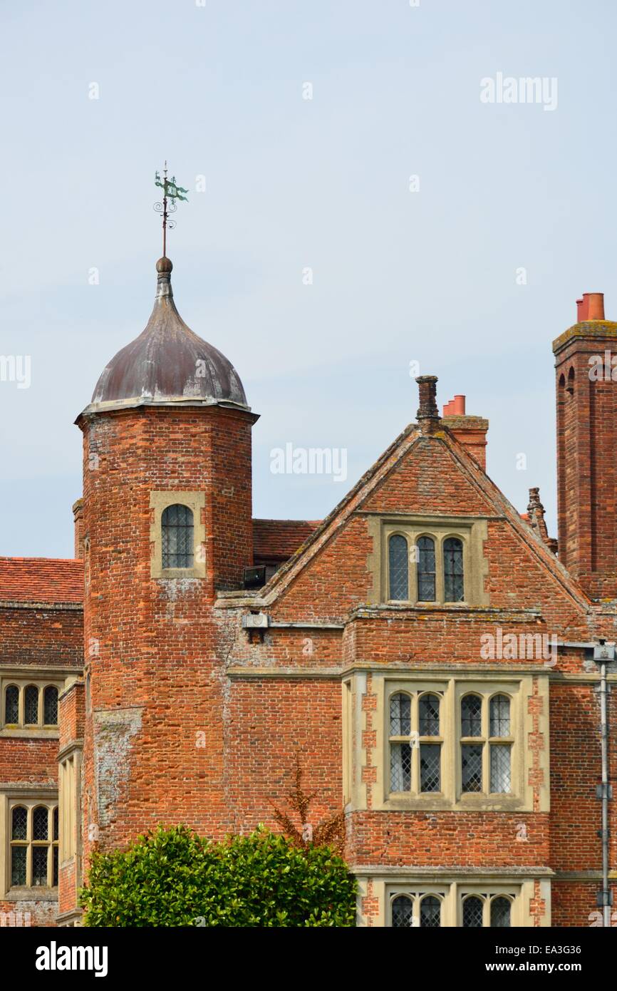 Tudor roter backstein -Fotos und -Bildmaterial in hoher Auflösung – Alamy