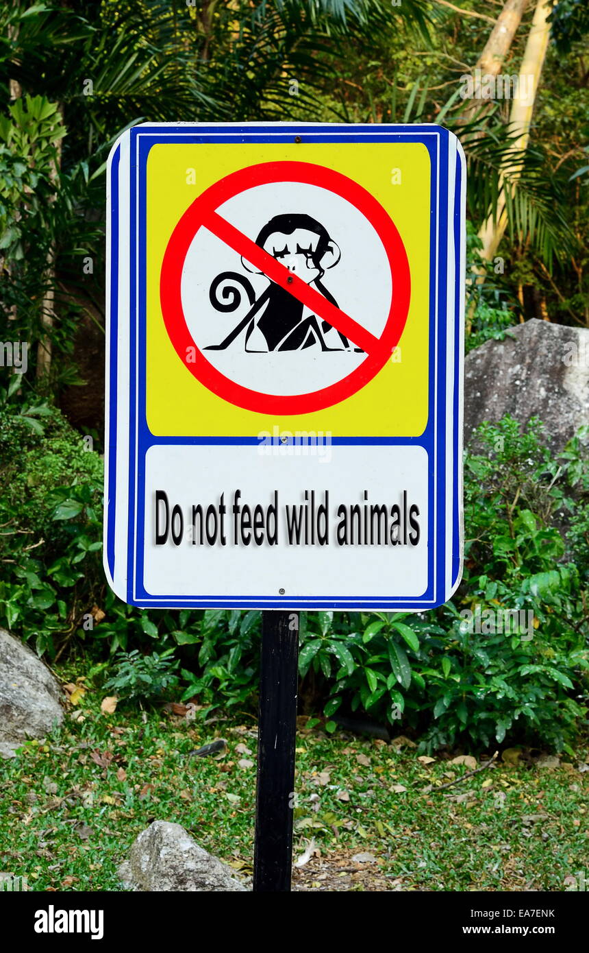 Warning sign feed animals -Fotos und -Bildmaterial in hoher Auflösung ...