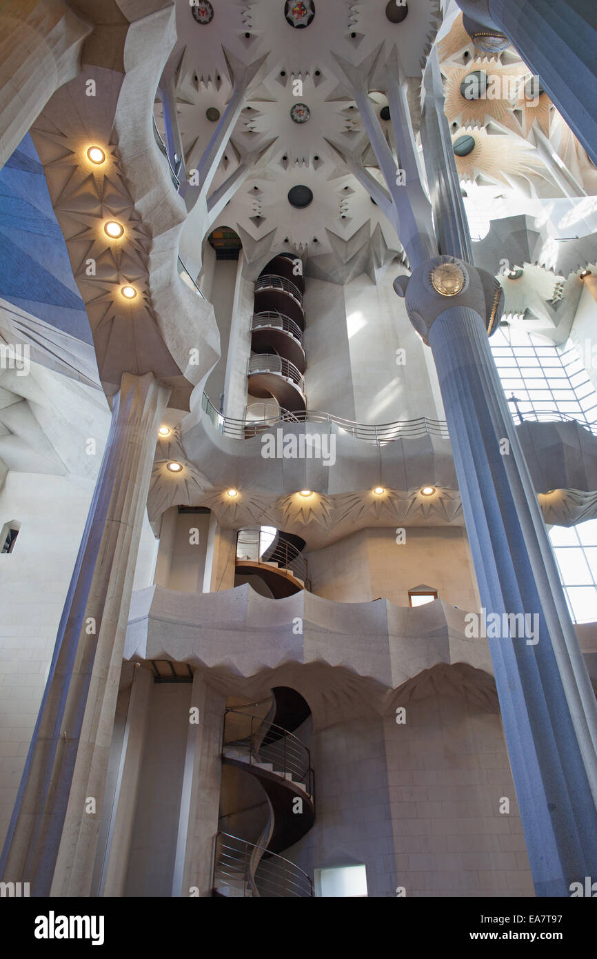Sagrada Familia Innen Wendeltreppe