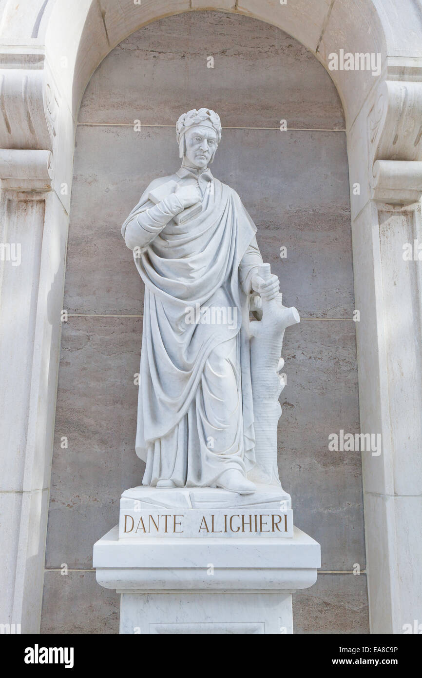 Dante alighieri statue -Fotos und -Bildmaterial in hoher Auflösung – Alamy