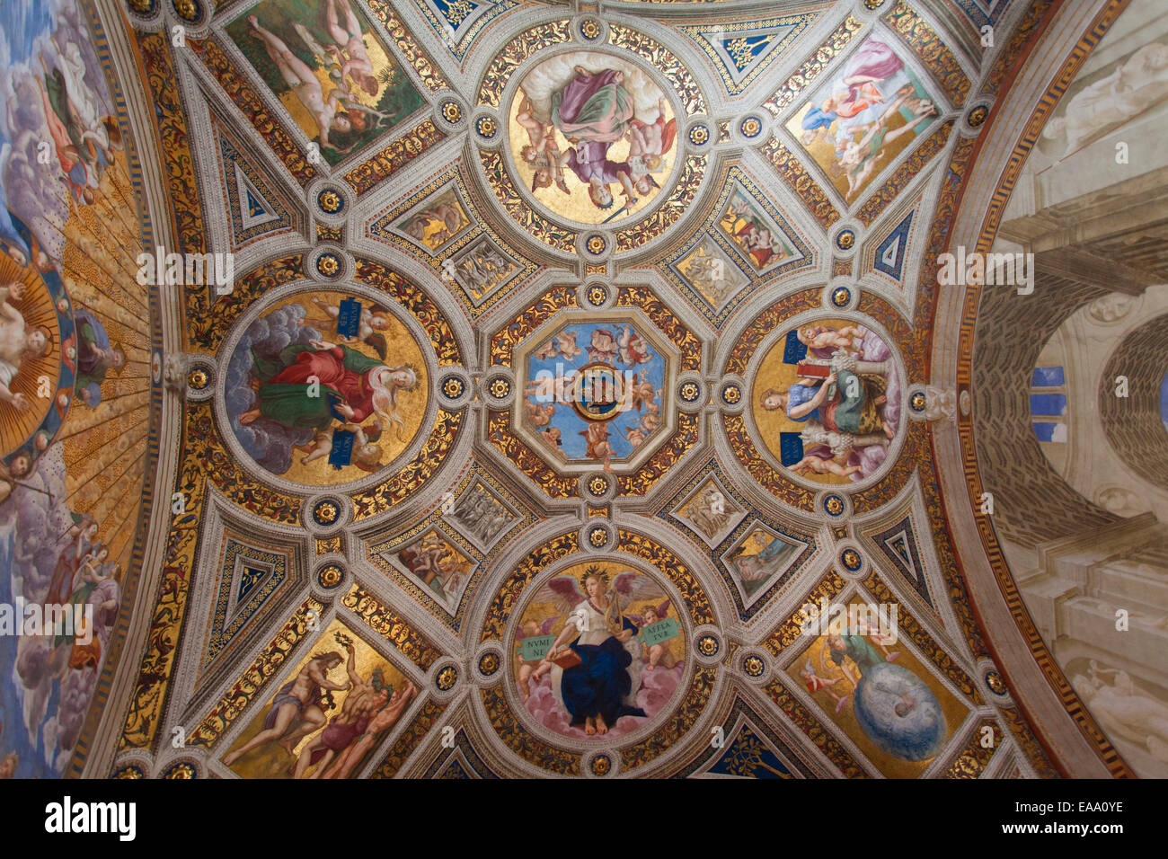 Raumes des feuers im borgo -Fotos und -Bildmaterial in hoher Auflösung – Alamy