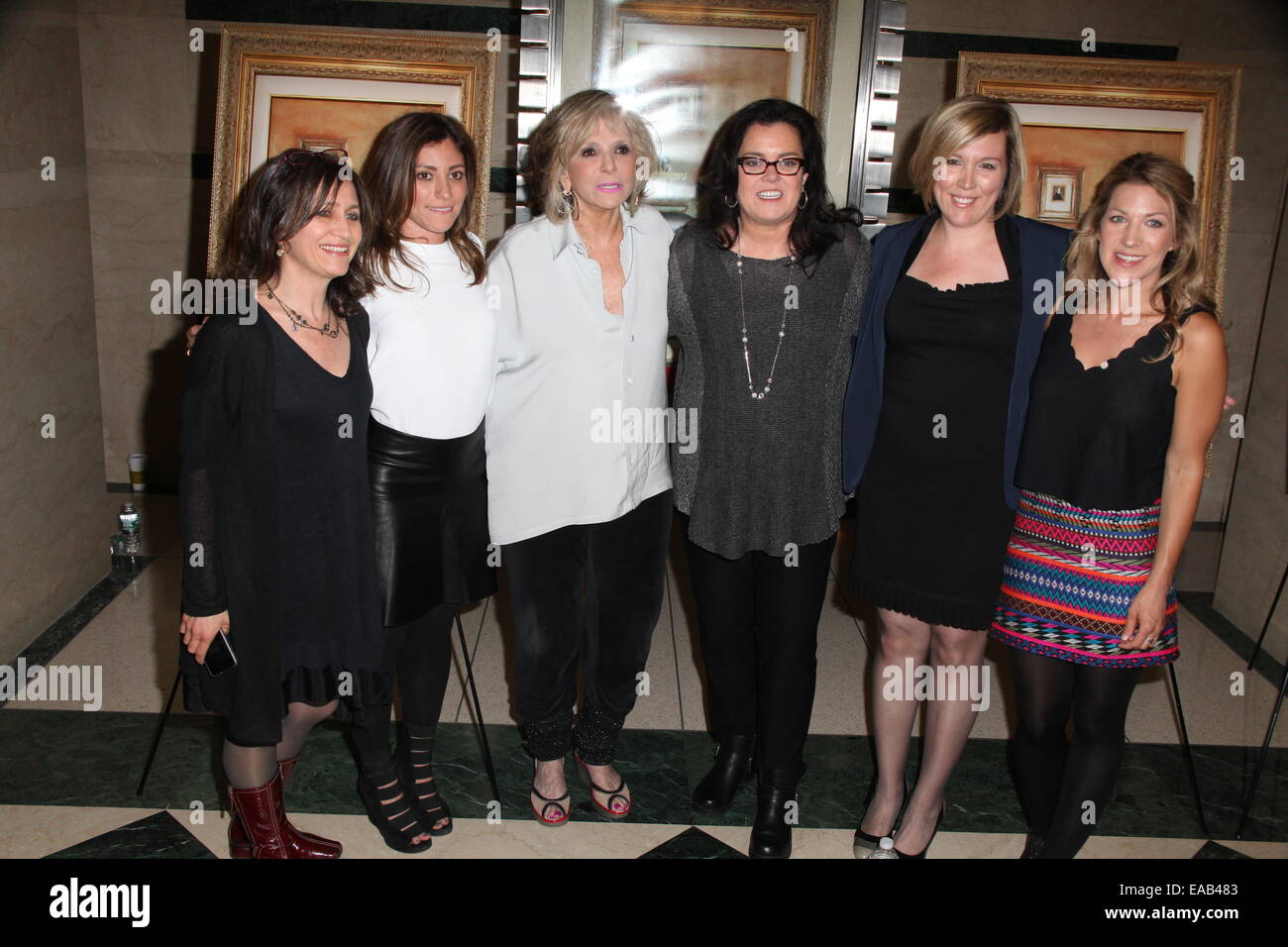 New Yorker Premiere von "Mütter tot Club" in der HBO-Theater mit: L, R ...