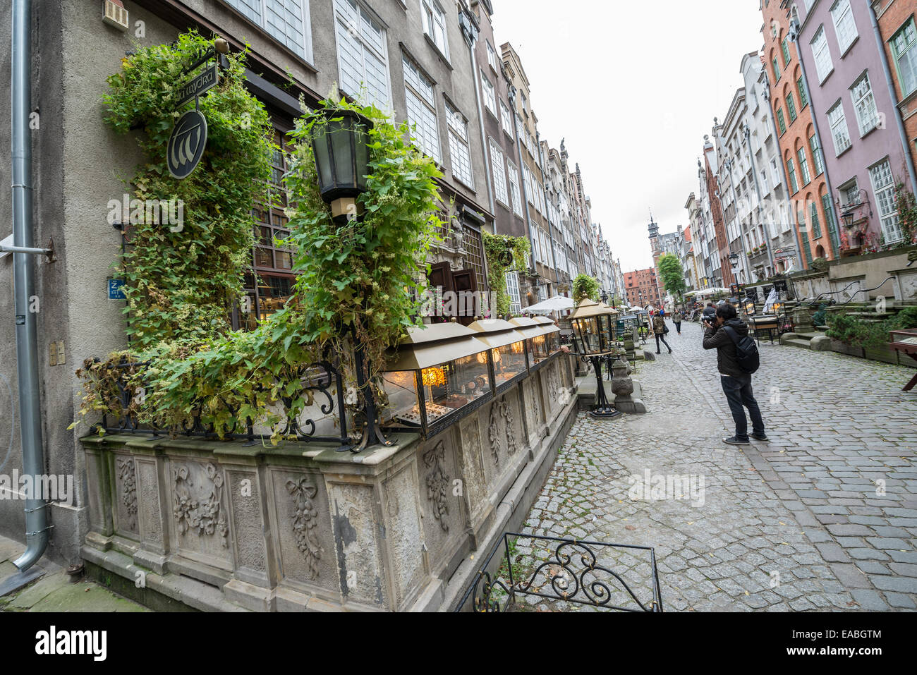 auf einer der berühmtesten Straßen - Mariacka Street - Main Danzig ...