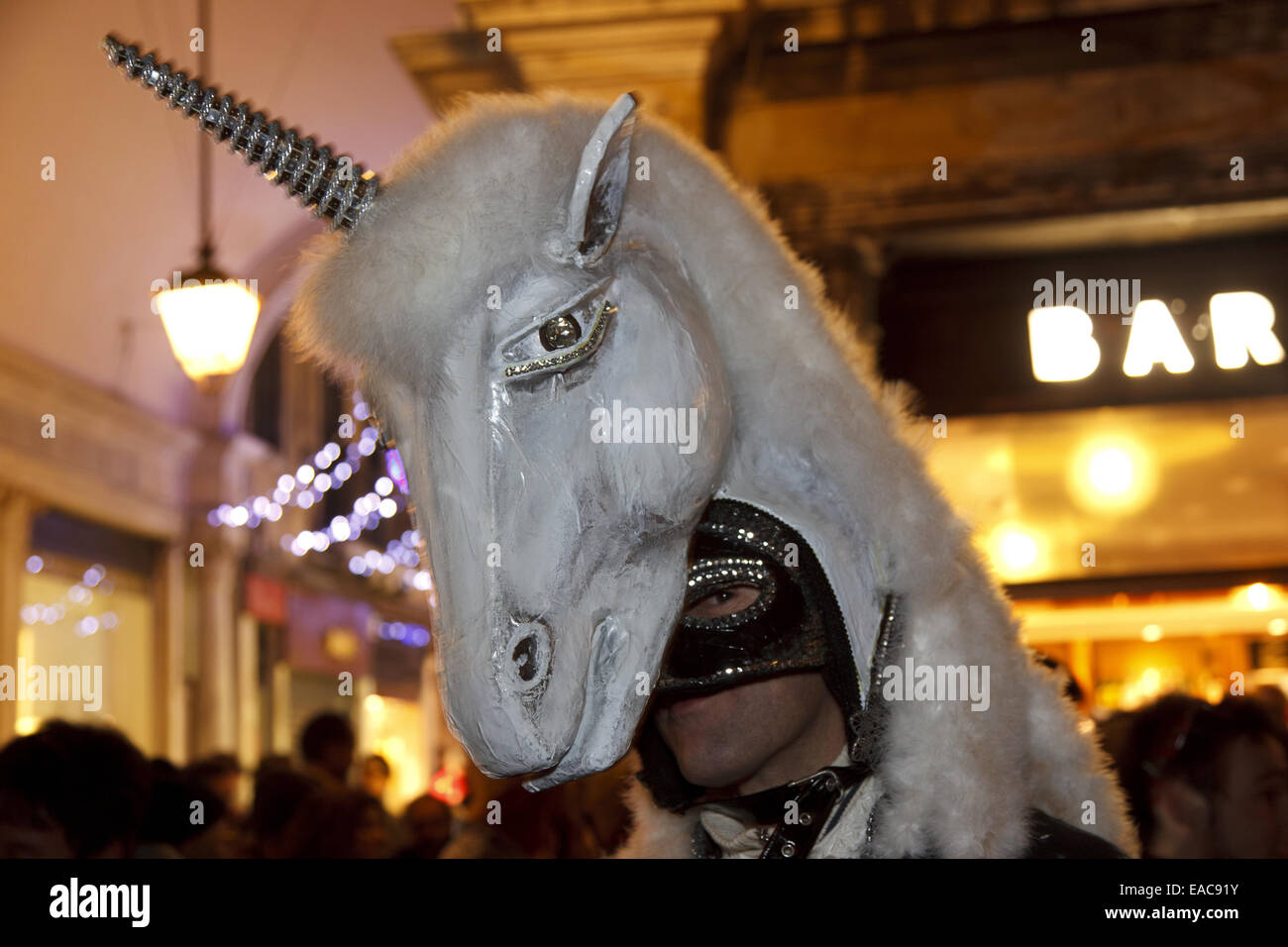 Als einhorn gekleidet -Fotos und -Bildmaterial in hoher Auflösung – Alamy