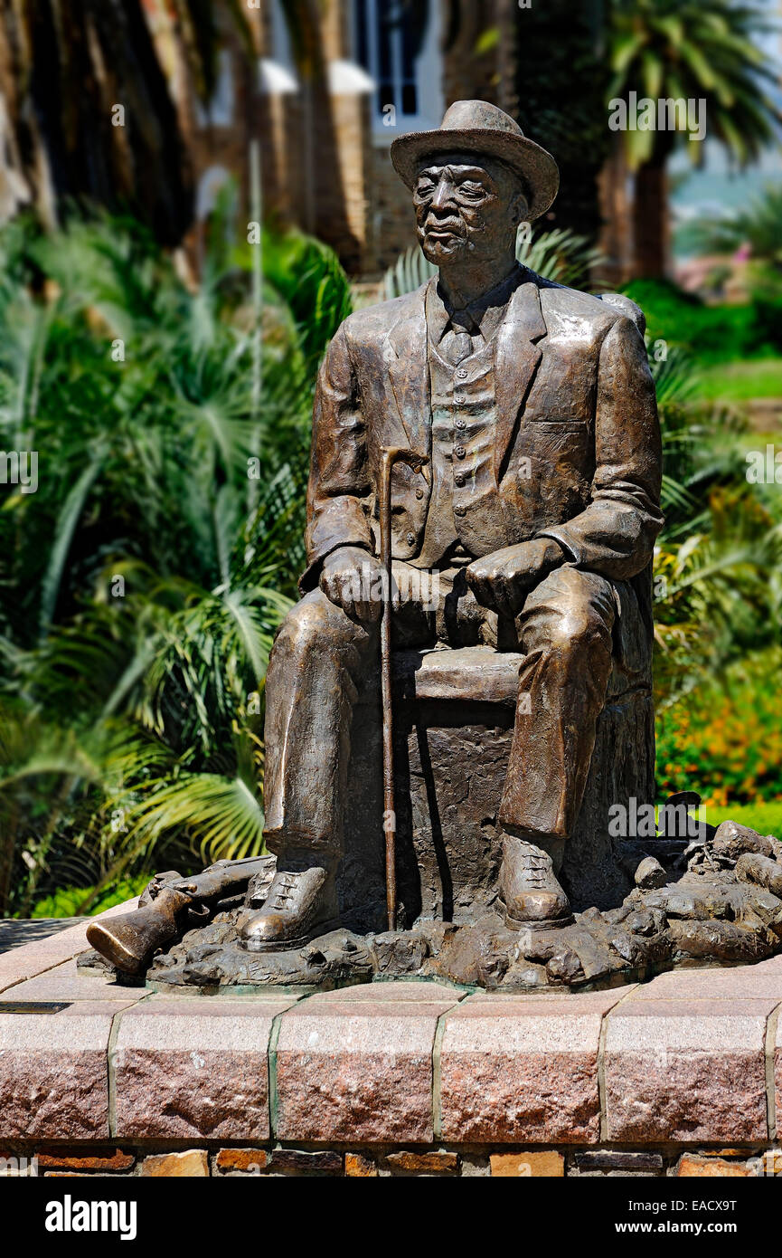 Monument namibia statue windhoek -Fotos und -Bildmaterial in hoher ...