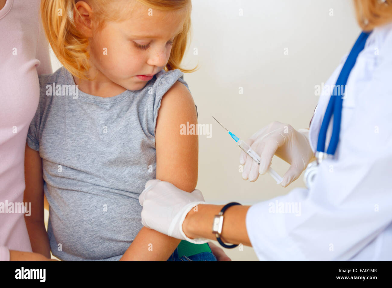 Impfung von kindern -Fotos und -Bildmaterial in hoher Auflösung – Alamy