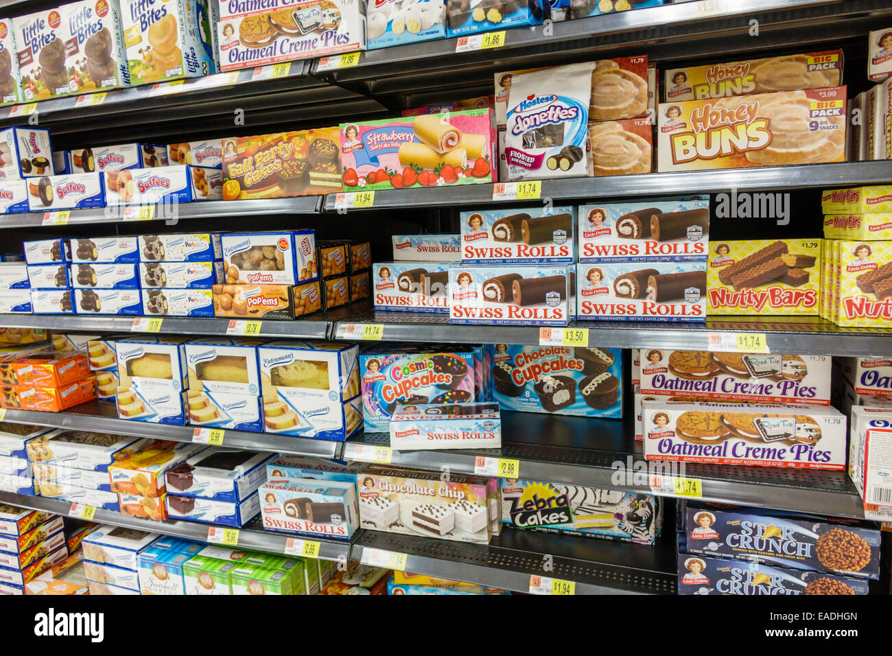 Regale Mit Süßigkeiten Stockfotos und -bilder Kaufen - Alamy