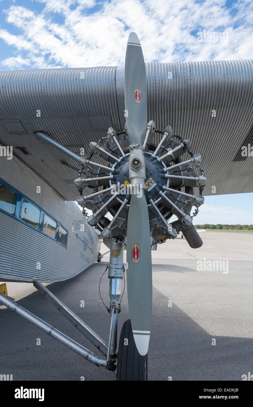 Ford Tri Motor radial Aircraft Engine und propellor Stockfotografie - Alamy