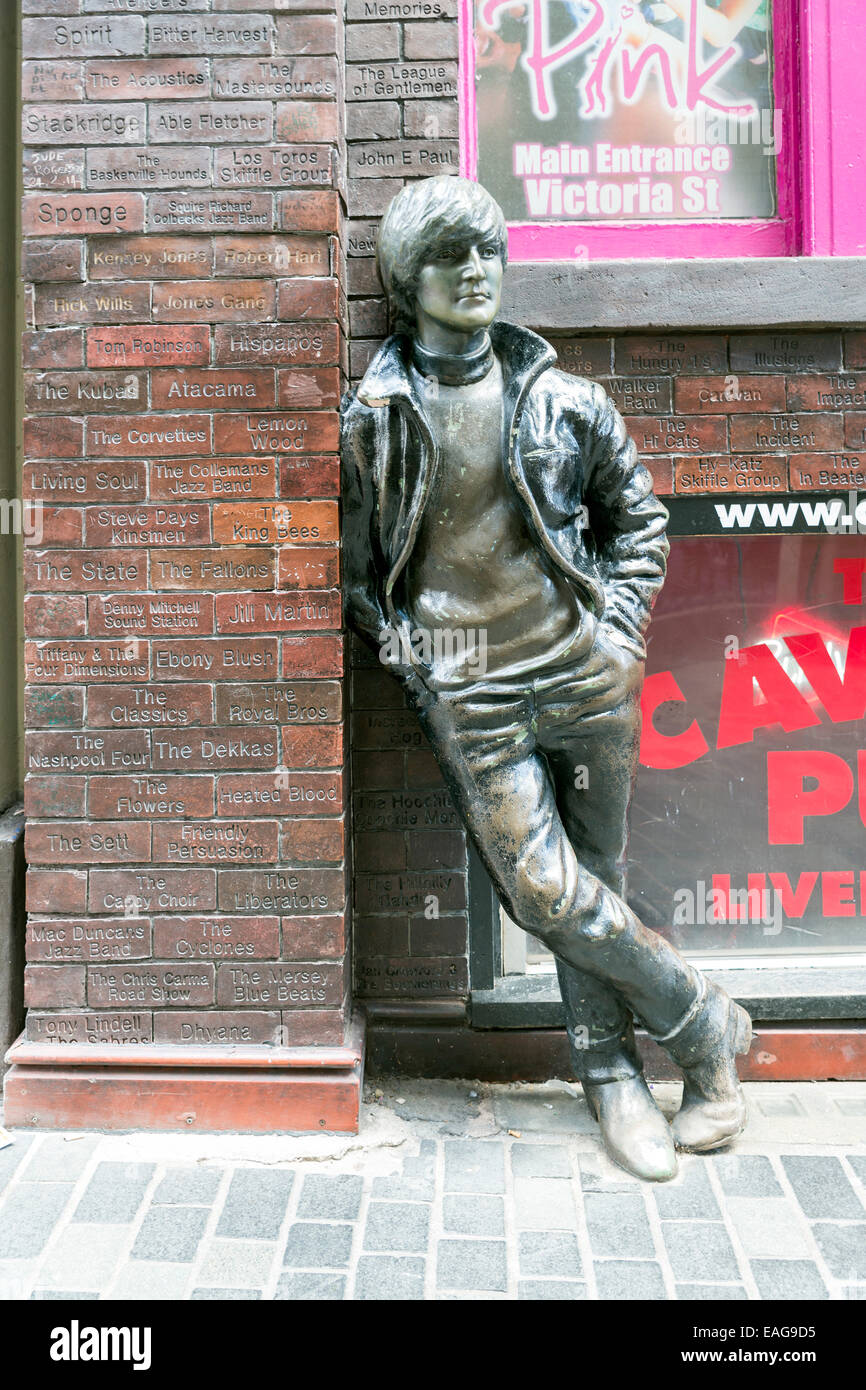 John lennon statue -Fotos und -Bildmaterial in hoher Auflösung - Seite ...