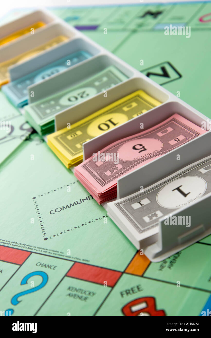 Monopoly board game -Fotos und -Bildmaterial in hoher Auflösung – Alamy