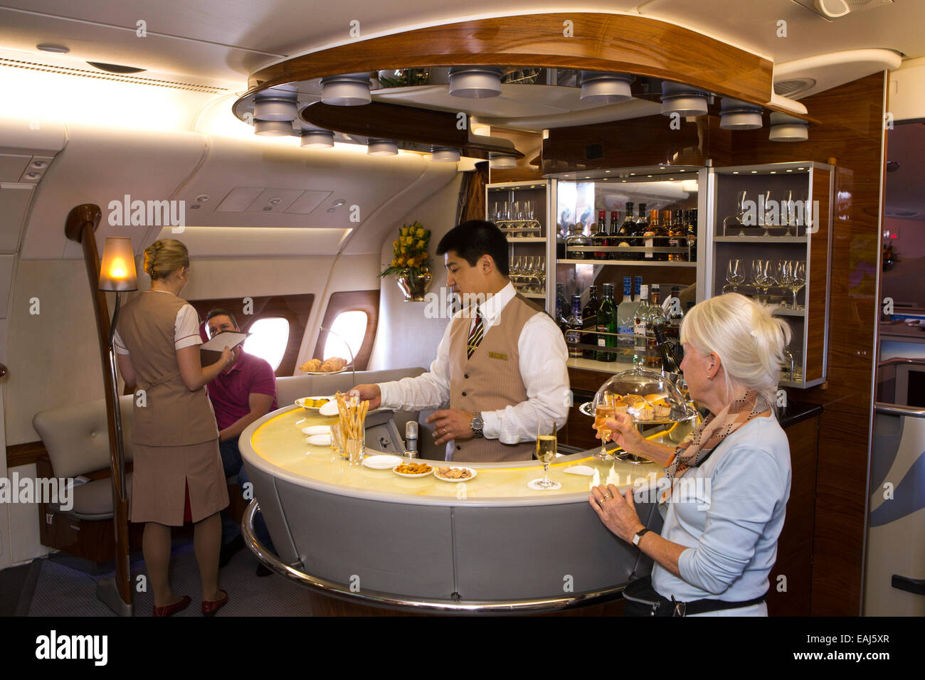 Emirates Airline Bar Stockfotos und -bilder Kaufen - Alamy