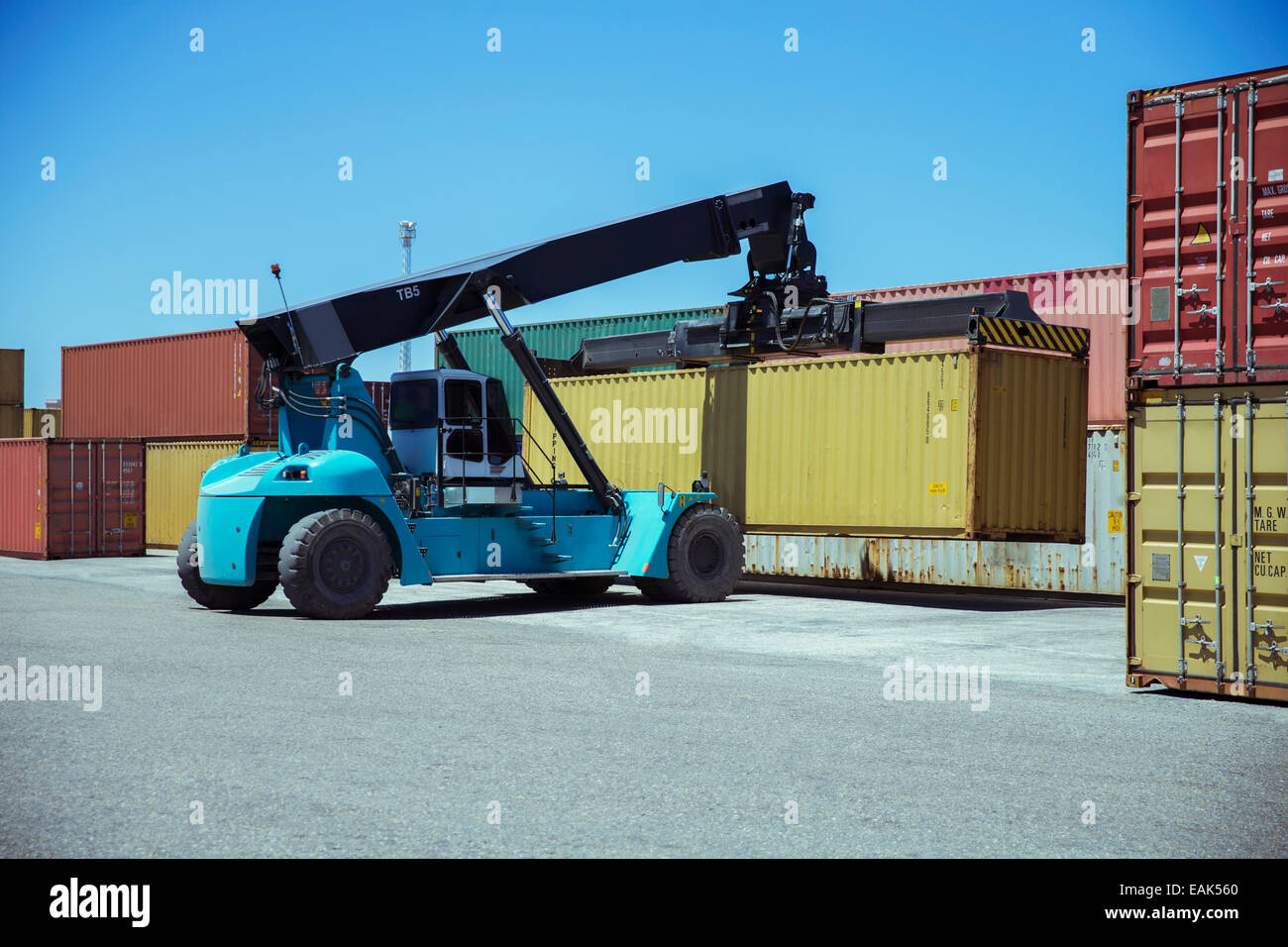 Container entladung -Fotos und -Bildmaterial in hoher Auflösung – Alamy
