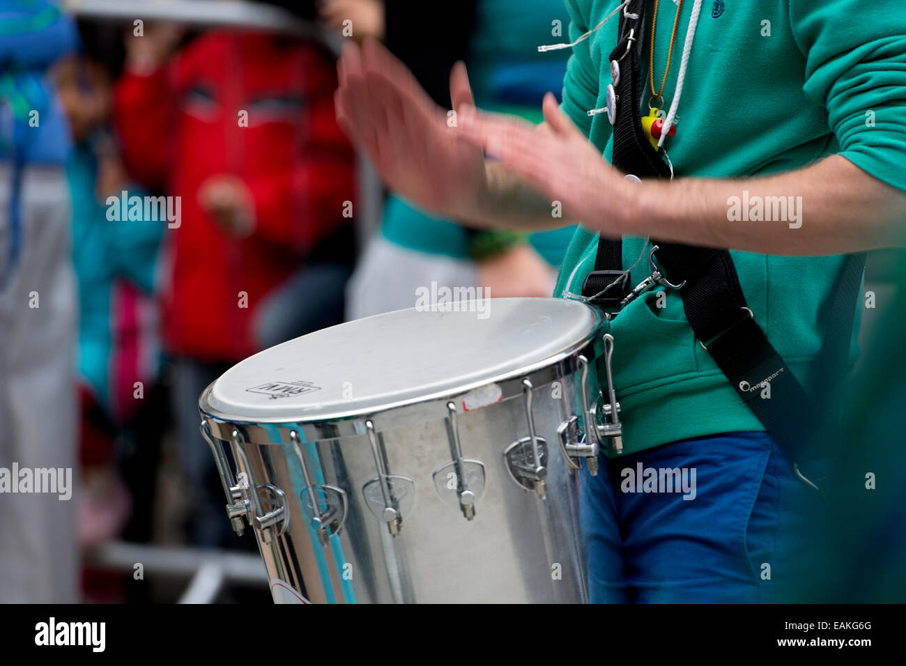 Samba trommel -Fotos und -Bildmaterial in hoher Auflösung – Alamy