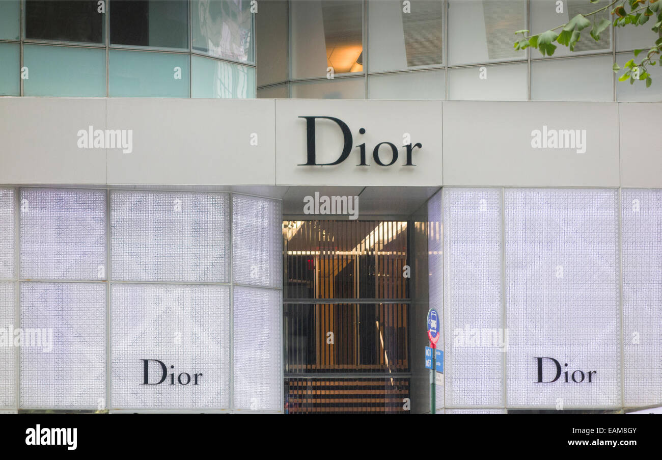 Dior logo im freien -Fotos und -Bildmaterial in hoher Auflösung – Alamy
