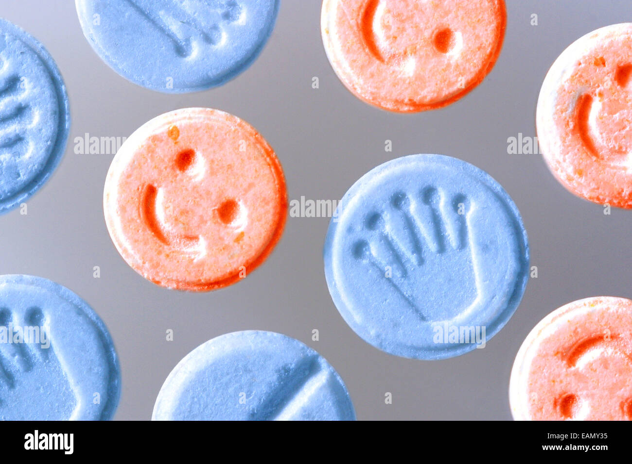 Exstacy pillen studio -Fotos und -Bildmaterial in hoher Auflösung – Alamy