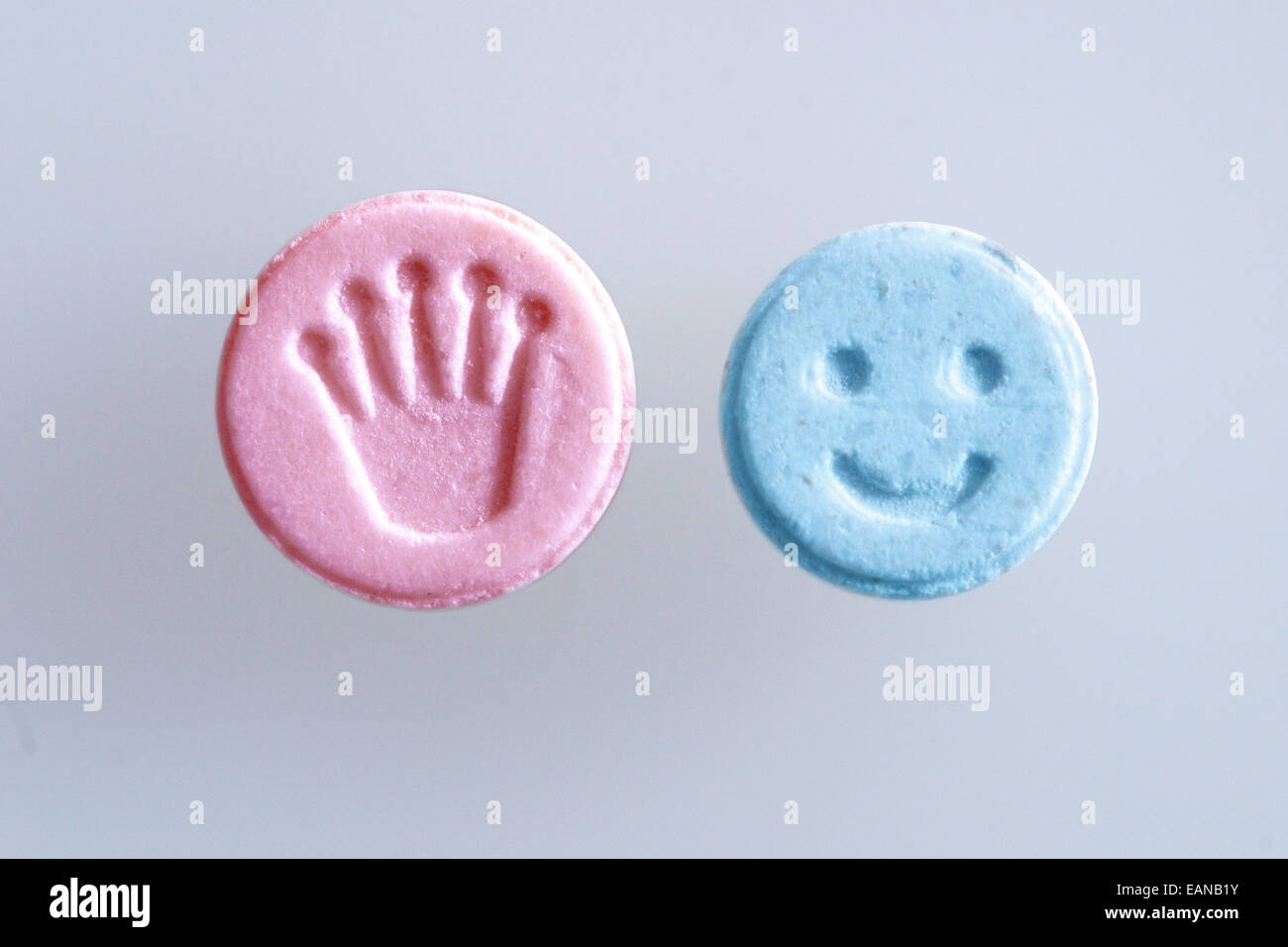 Exstacy pillen studio -Fotos und -Bildmaterial in hoher Auflösung – Alamy