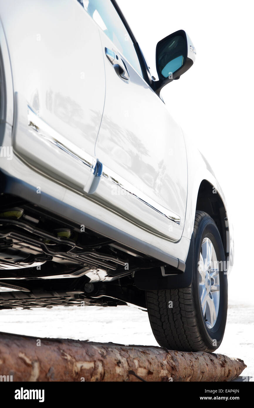 Car repair below -Fotos und -Bildmaterial in hoher Auflösung – Alamy