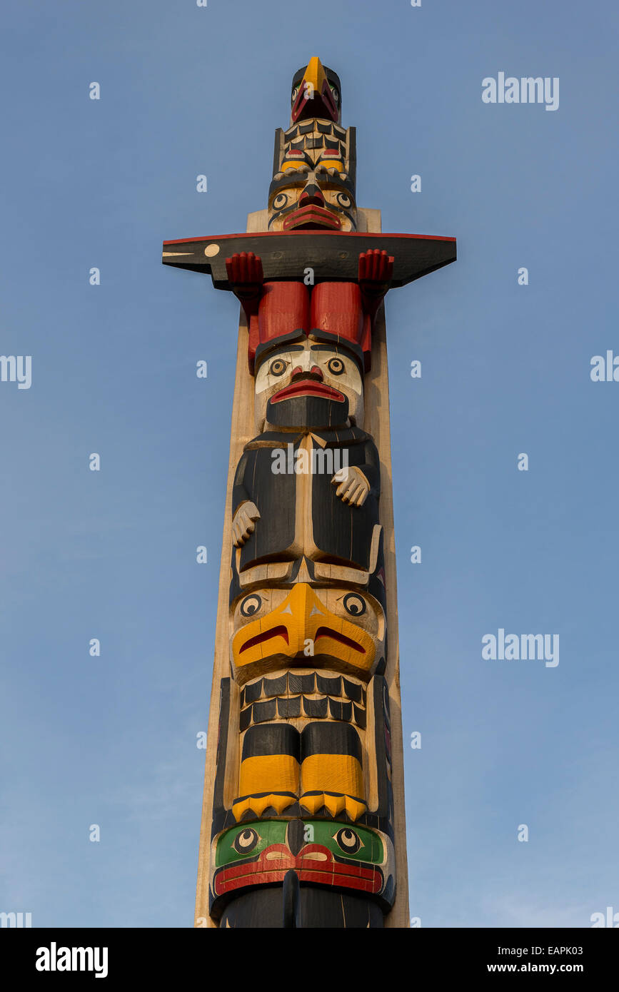 Duncan, Stadt des Totems, Centennial Totempfahl, Duncan, British ...