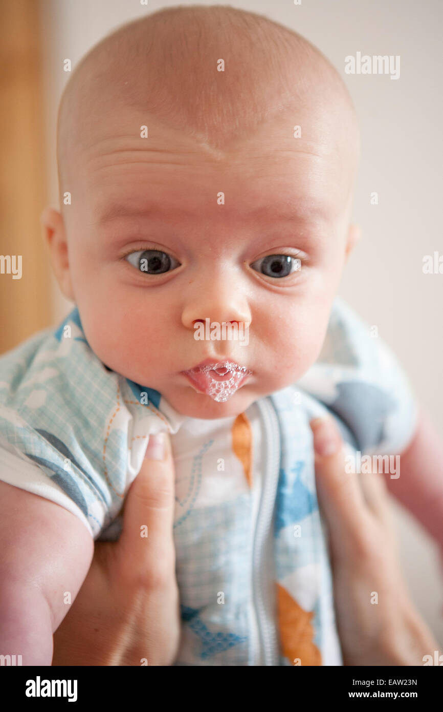 Baby drooling Stockfotos und -bilder Kaufen - Alamy