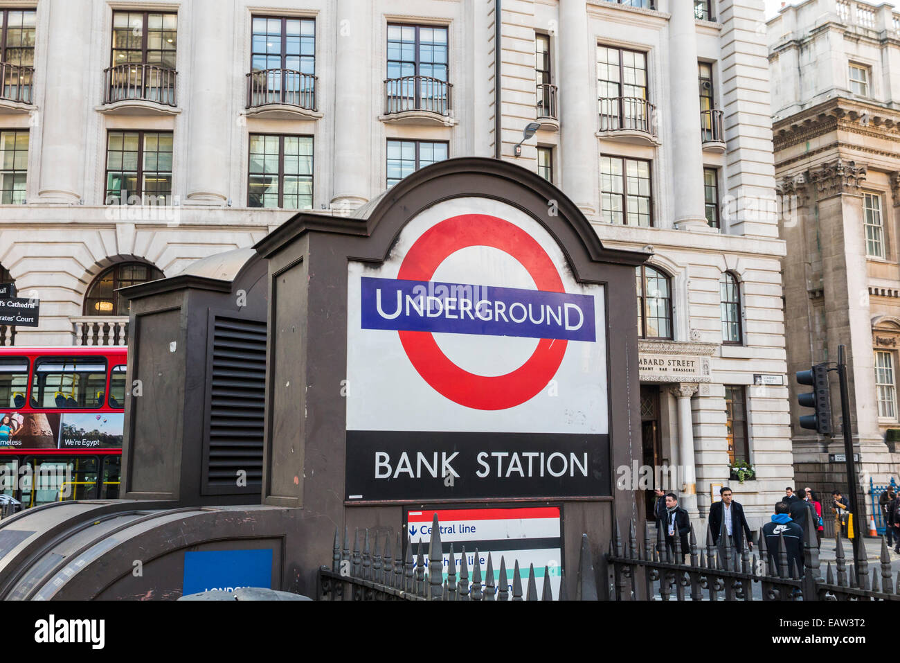 Bank underground station entrance -Fotos und -Bildmaterial in hoher ...