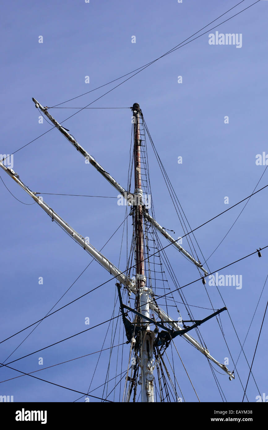 Segelboot mast -Fotos und -Bildmaterial in hoher Auflösung - Seite 4 ...