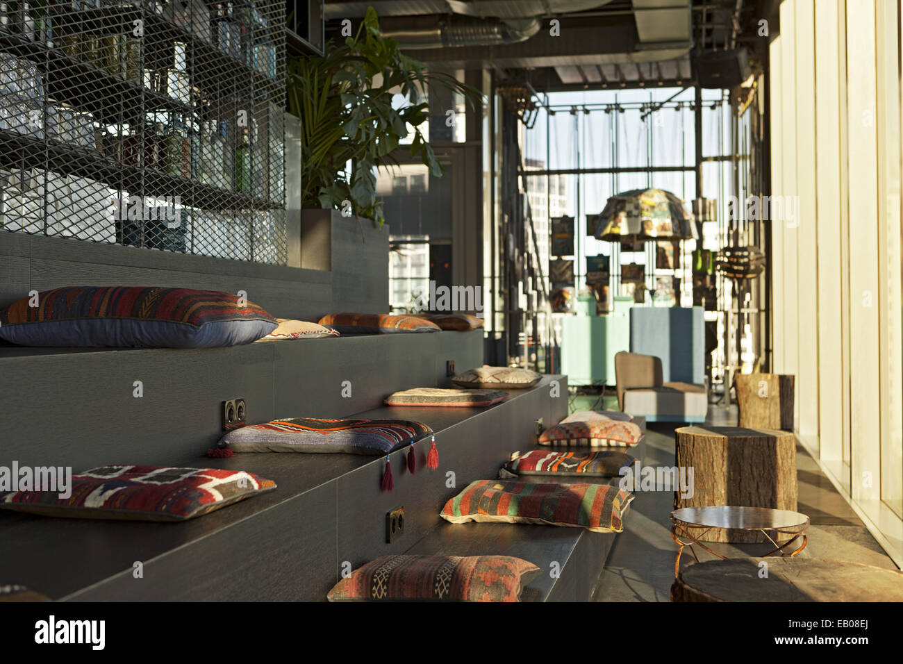 Neni monkey bar -Fotos und -Bildmaterial in hoher Auflösung – Alamy