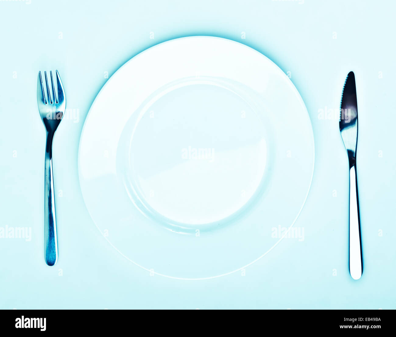 Gedeck mit Teller, Messer und Gabel Stockfotografie - Alamy