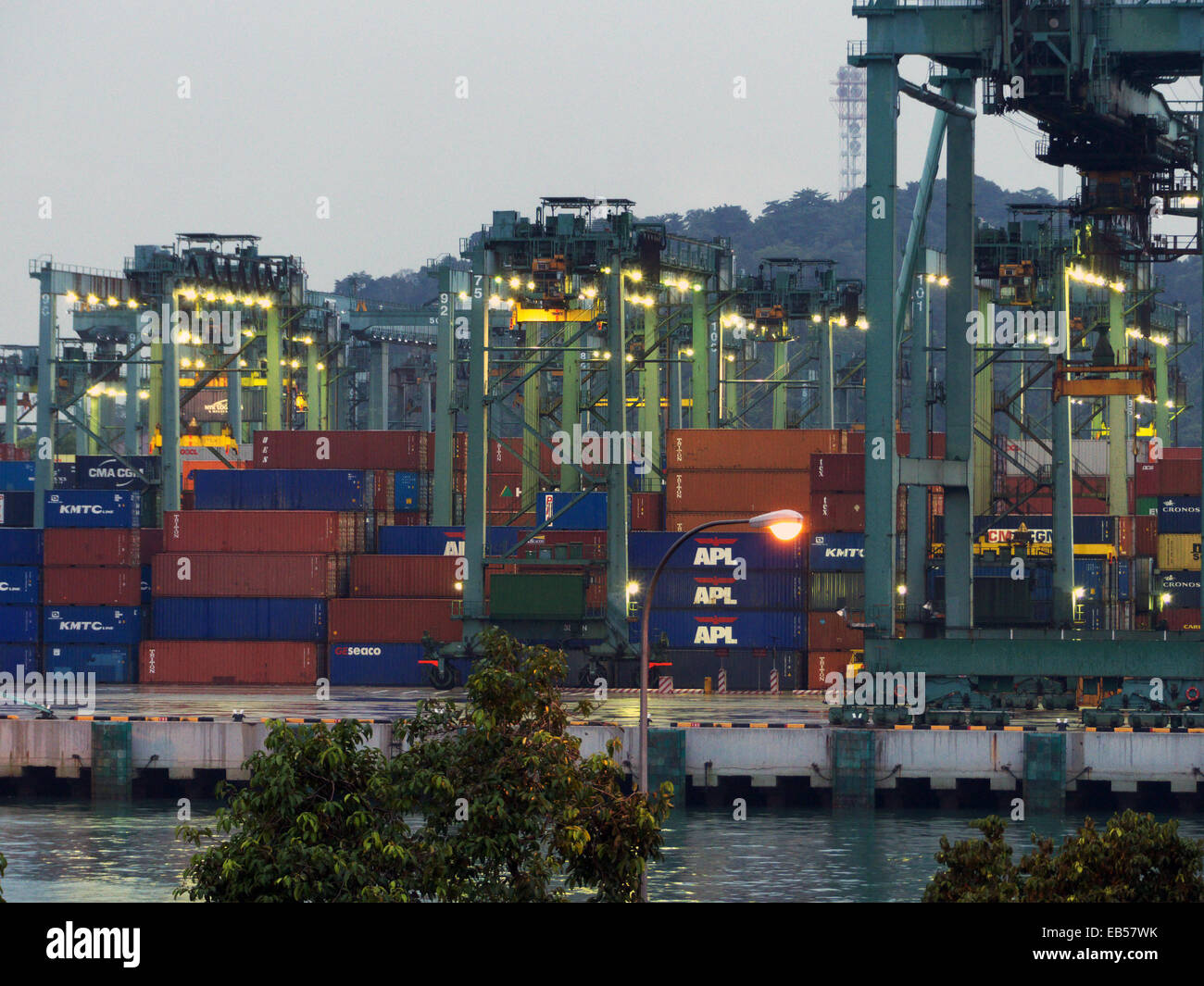 Singapore container port -Fotos und -Bildmaterial in hoher Auflösung ...
