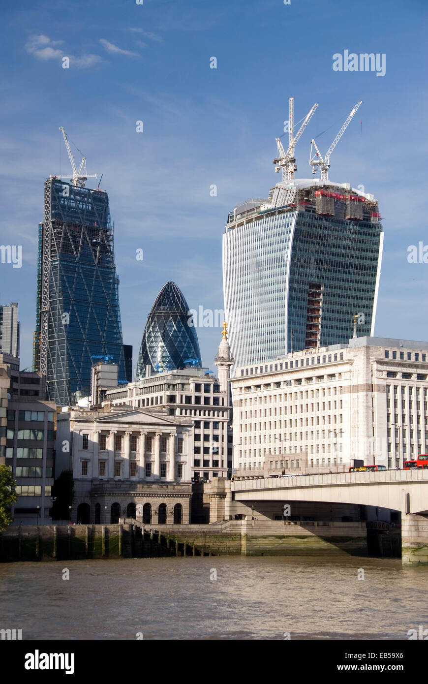 Walkie talkie tower -Fotos und -Bildmaterial in hoher Auflösung – Alamy