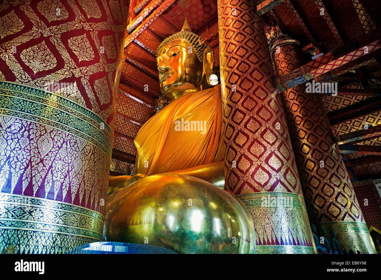 Ayutthaya Buddha-Statue in Wat Phanan Choeng Thailand Stockfotografie ...