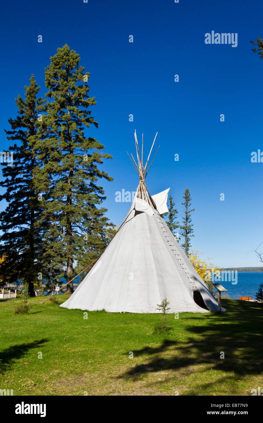 Indianer tipi -Fotos und -Bildmaterial in hoher Auflösung – Alamy