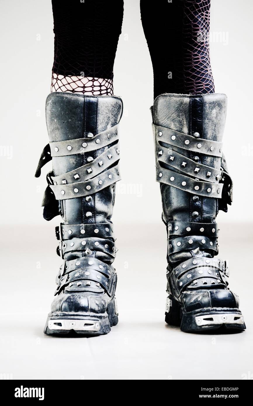 Young Punk Girl Boots Stockfotos & Young Punk Girl Boots Bilder - Alamy