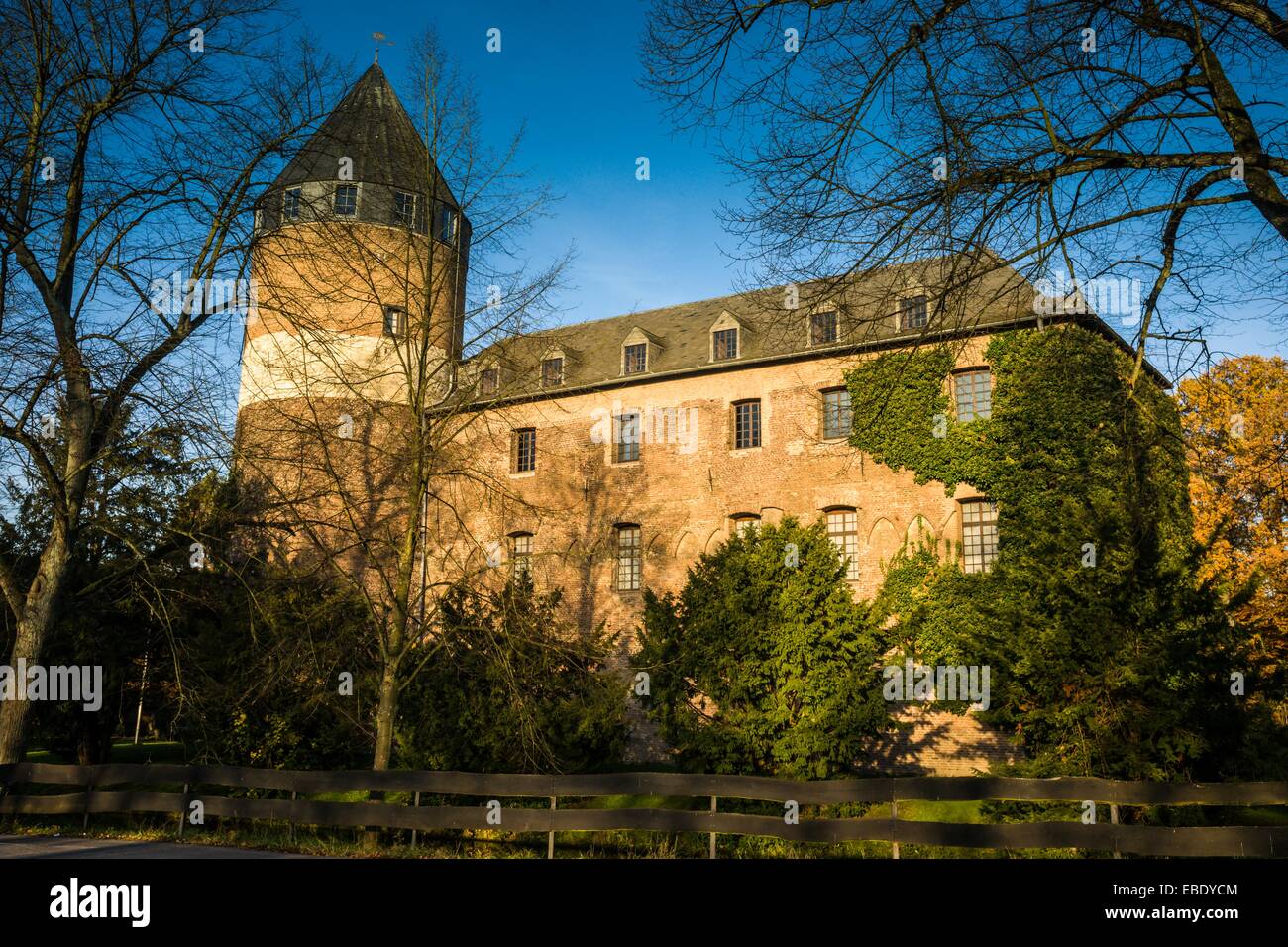 Schloss brüggen -Fotos und -Bildmaterial in hoher Auflösung – Alamy