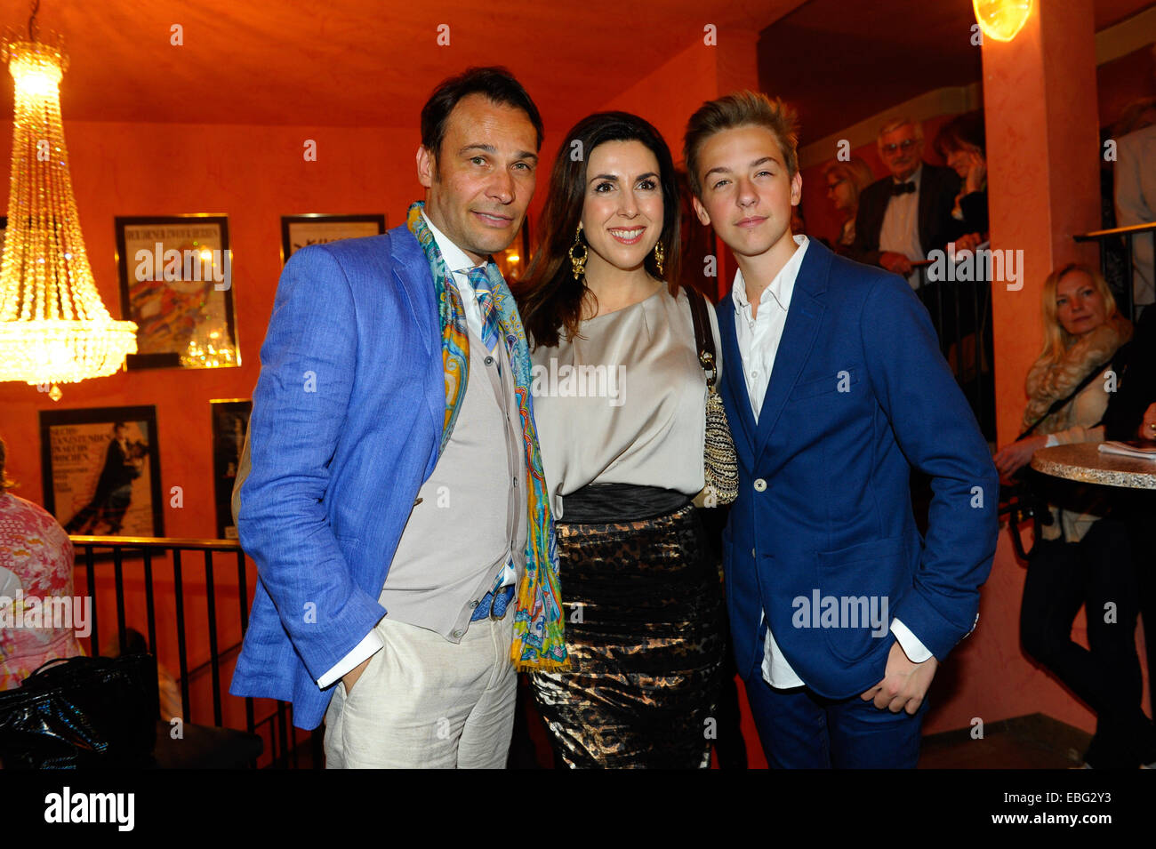 Premiere der Komödientheater spielen "Omma Superstar" Kleine Komödie im Hotel Bayerischer Hof ...