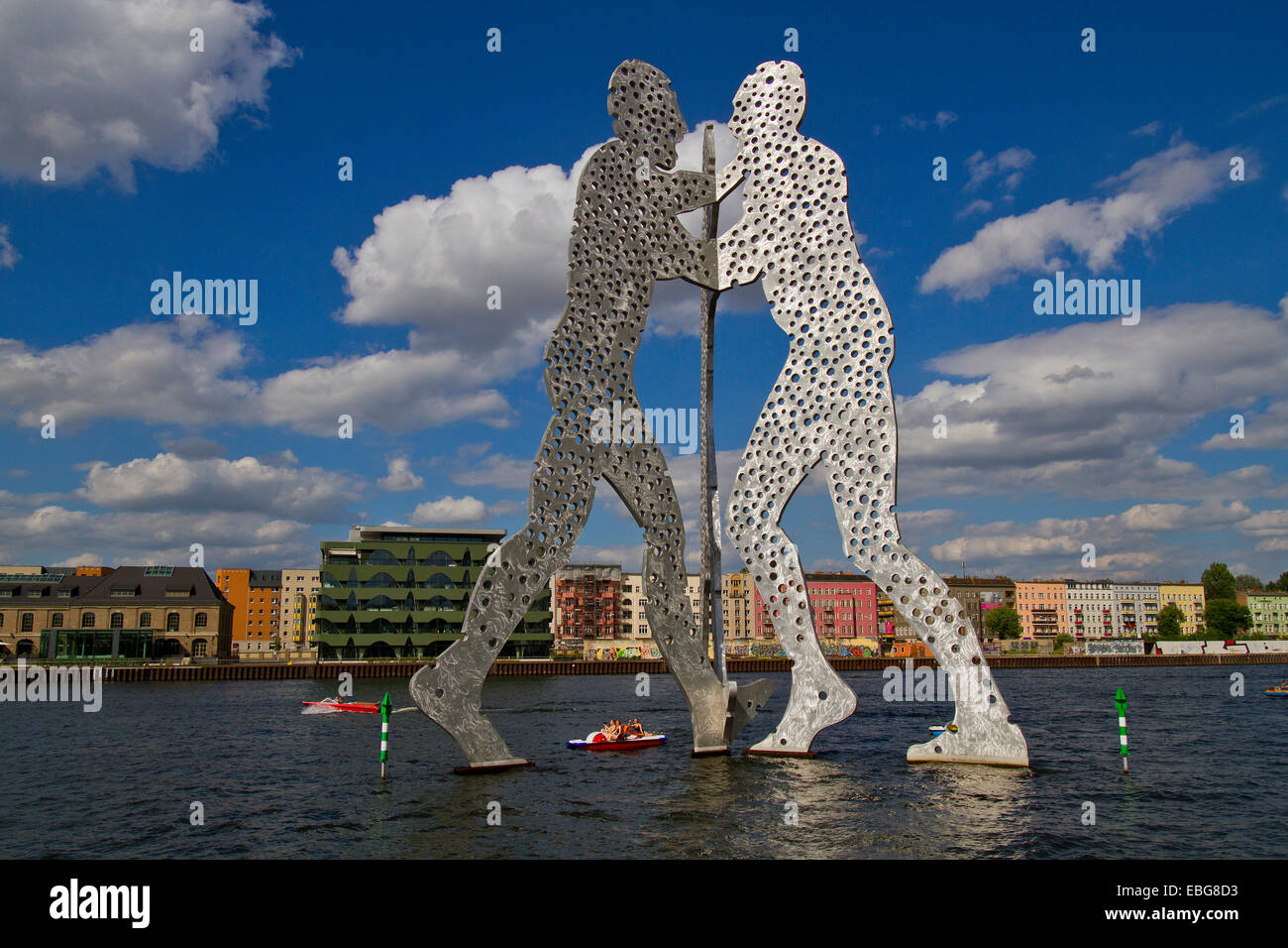 Fluss spree berlin skulptur -Fotos und -Bildmaterial in hoher Auflösung ...