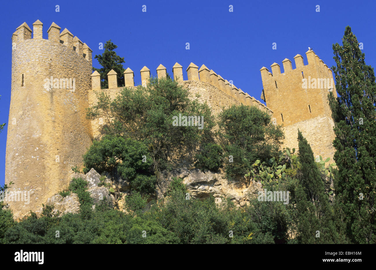 Arta castle -Fotos und -Bildmaterial in hoher Auflösung – Alamy