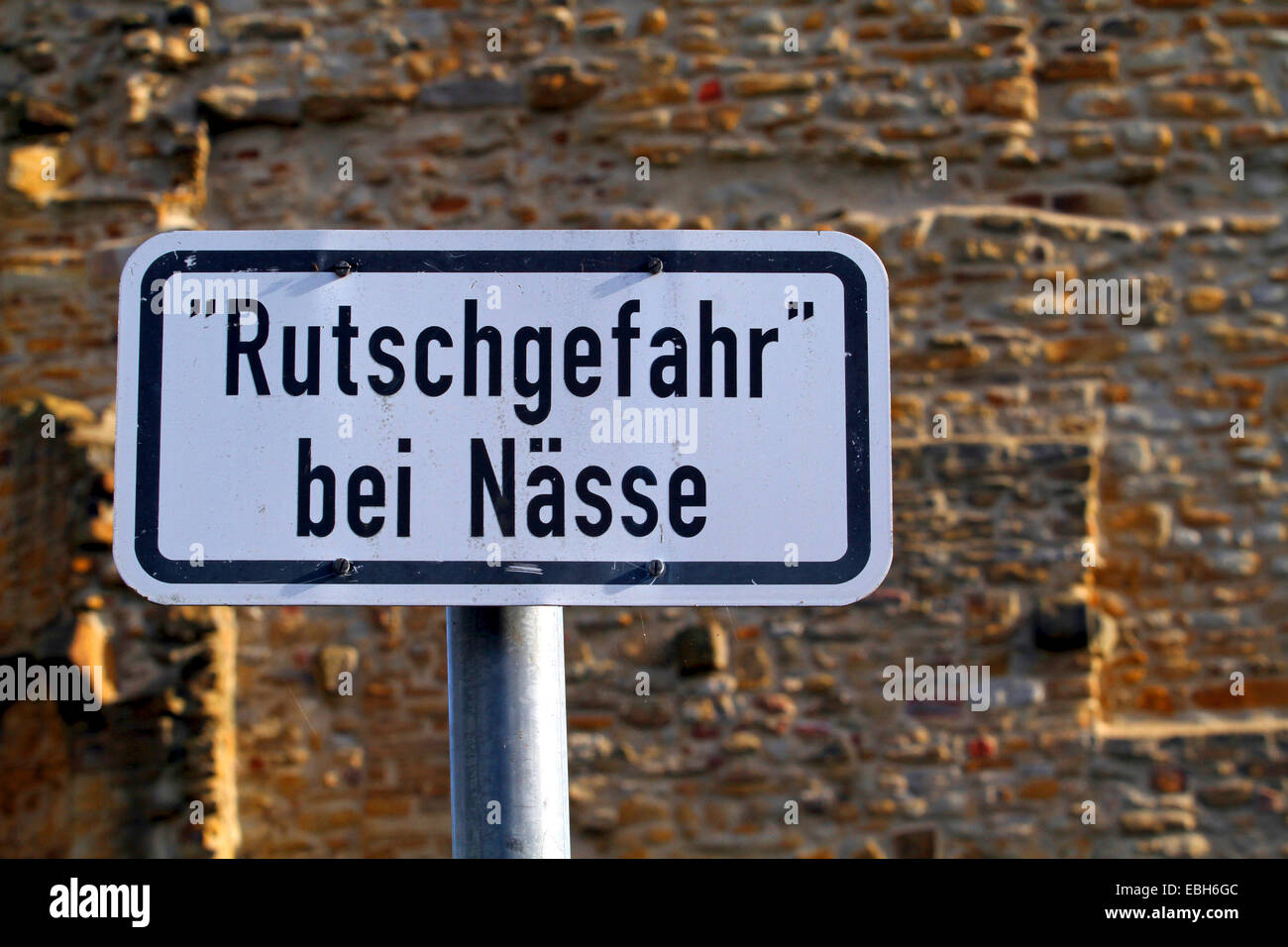 Rutschig Wenn Nass Zeichen Stockfotos und -bilder Kaufen - Alamy